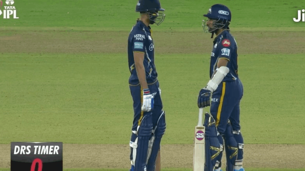 IPL 2023 - Blunder! Wriddhiman Saha Asks For Review After DRS Timer ...