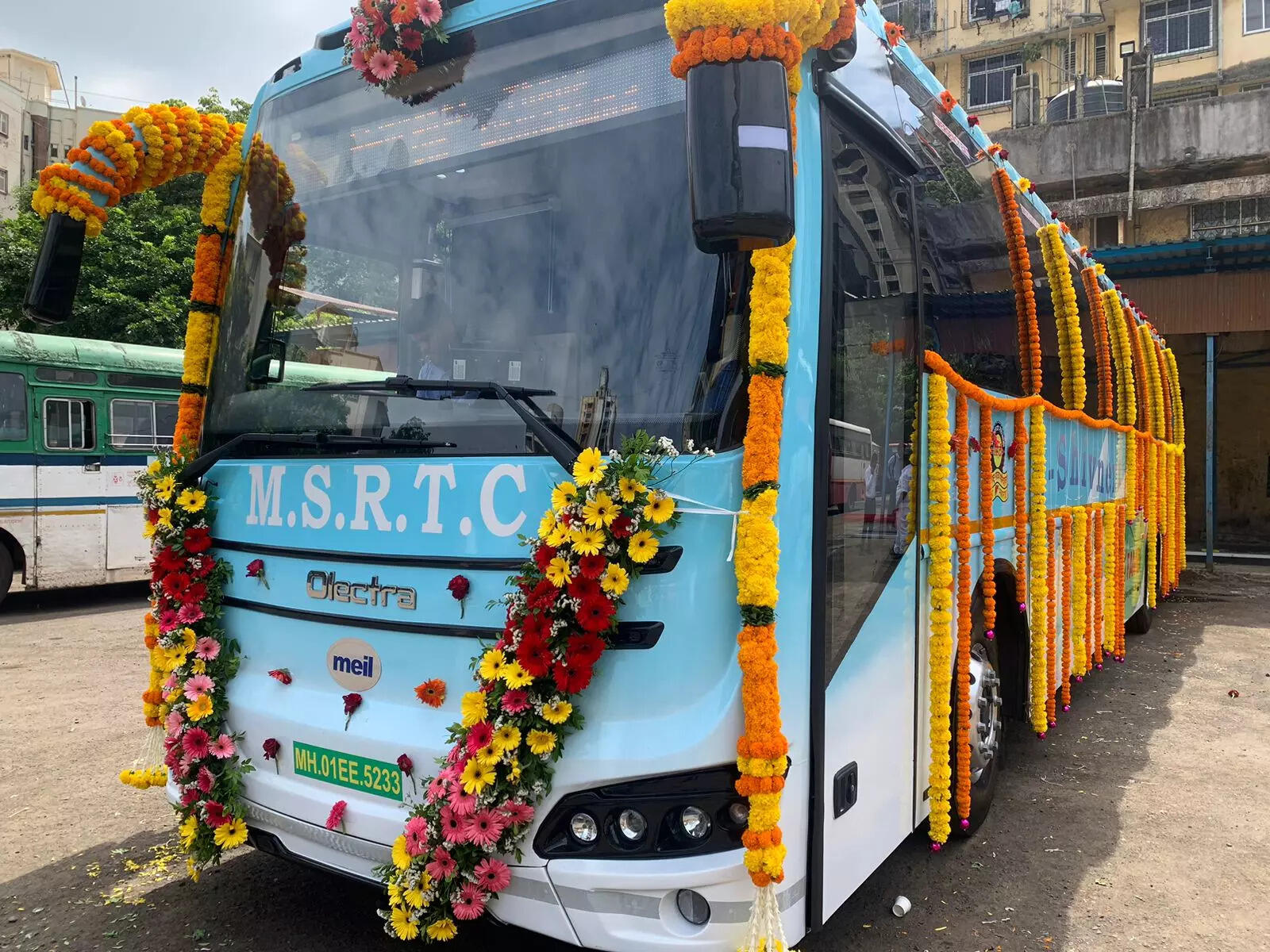 MSRTC introduce e Shivneri bus service CM Eknath shinde flag off ...