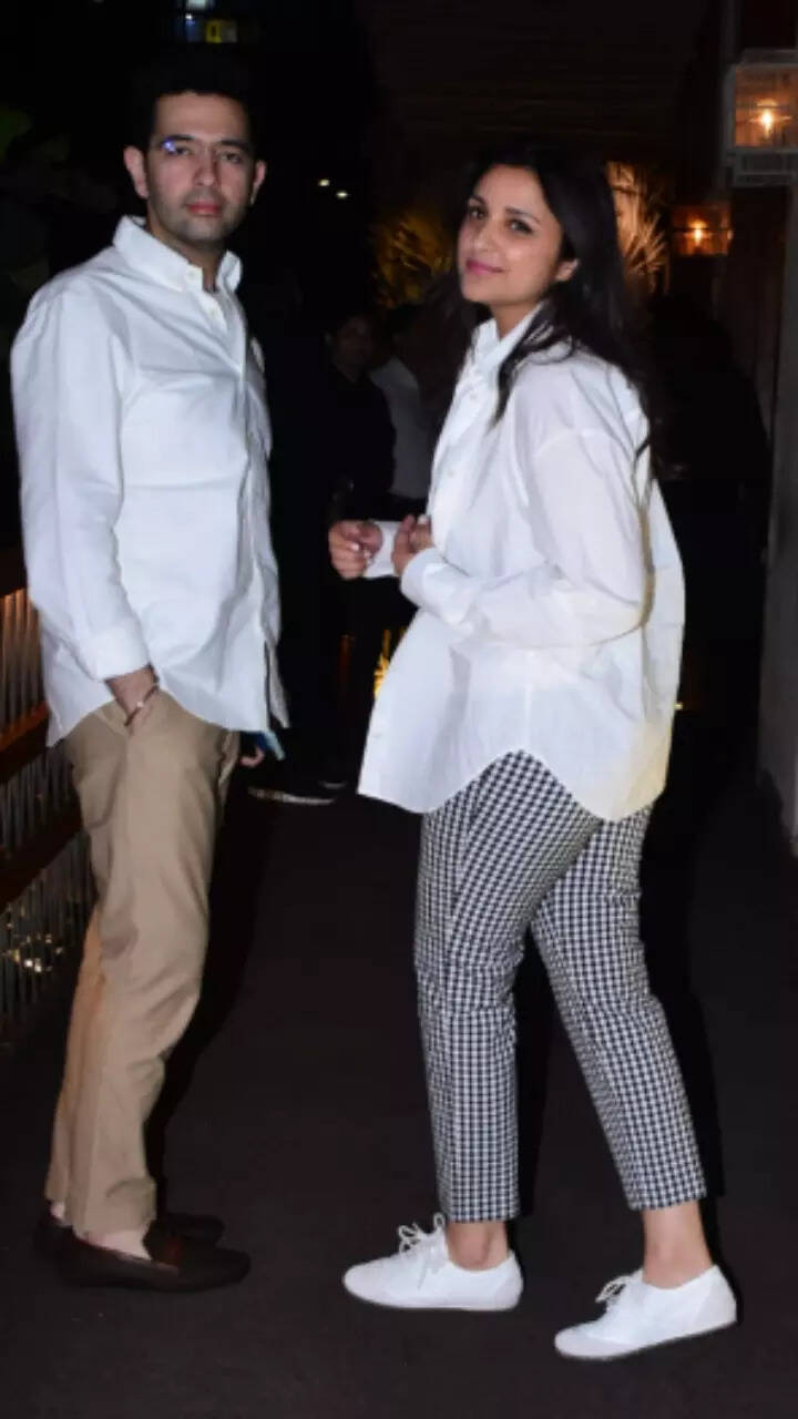 Parineeti Chopra ROYALLY Ignores Paps When Asked, 'Shaadi Kab Hai' | Entertainment News - Times Now