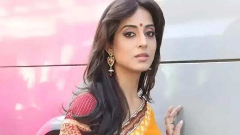 Mahie Gill confirms secret marriage to boyfriend Ravi Kesar after ...