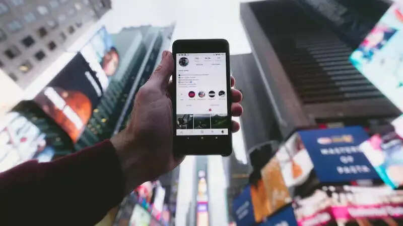 7 Ways to curb mindless scrolling on social media 7 Ways to curb mindless scrolling on social media