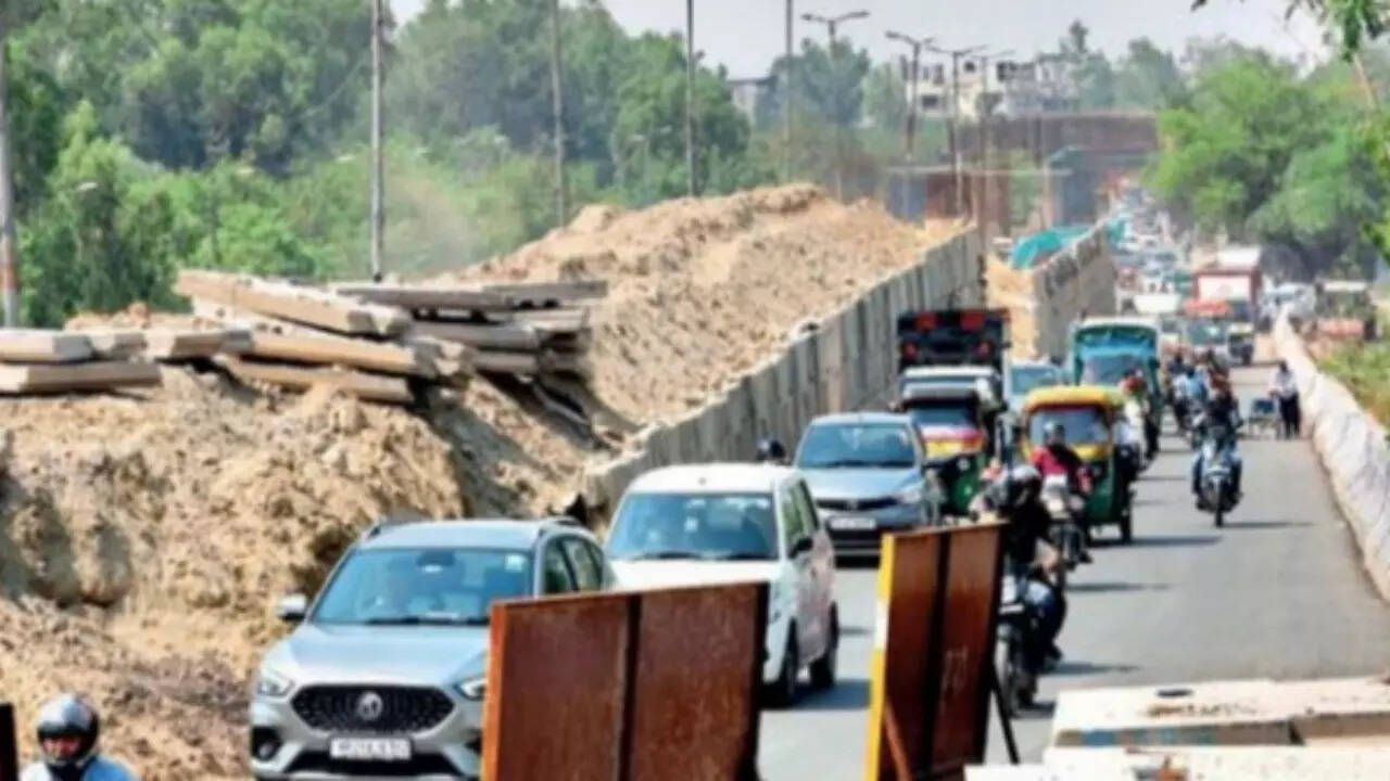 Anand Vihar - Apsara Border Flyover To Ease Traffic Chaos For East ...