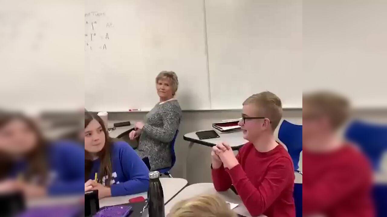 Colour-blind Student Overwhelmed With Emotions After Seeing Full Colour ...