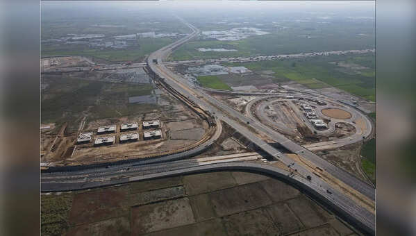 NItin Gadkari shares details of new 6 lane highway connecting delhi NCR ...