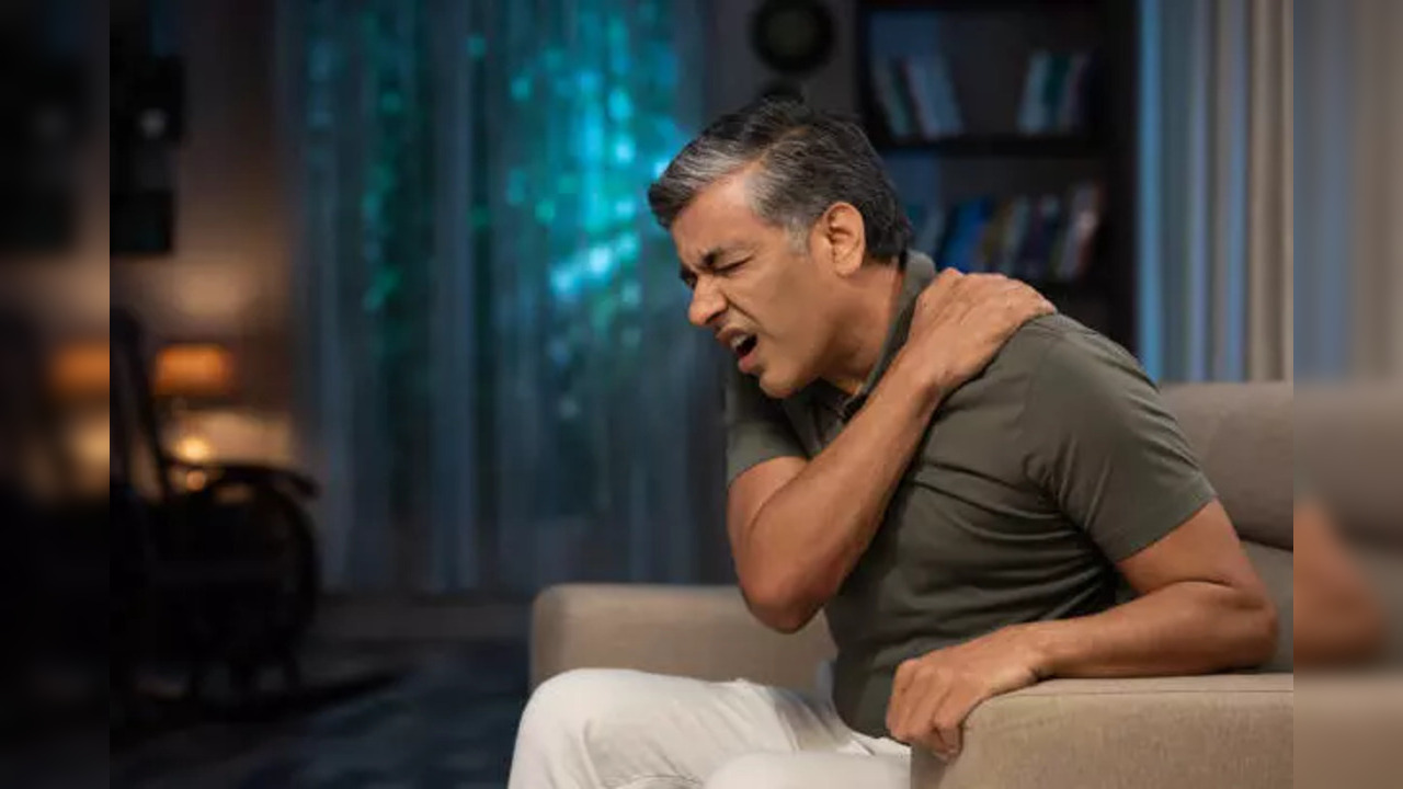 Quit Dismissing Shoulder Pain; Doctors Now Associate It With A Deadly ...