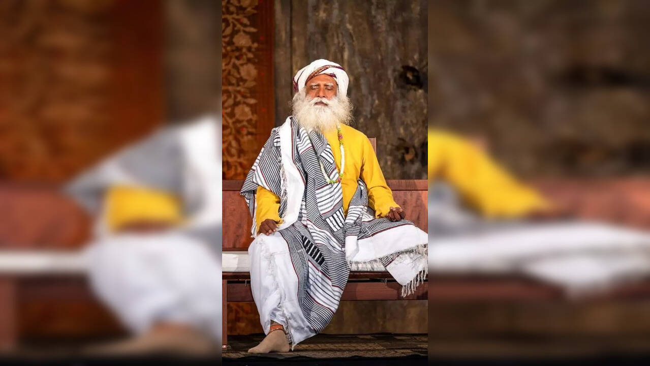 9 Sadhguru Quotes on Life, Love, Karma and Peace for a Spiritual Start ...