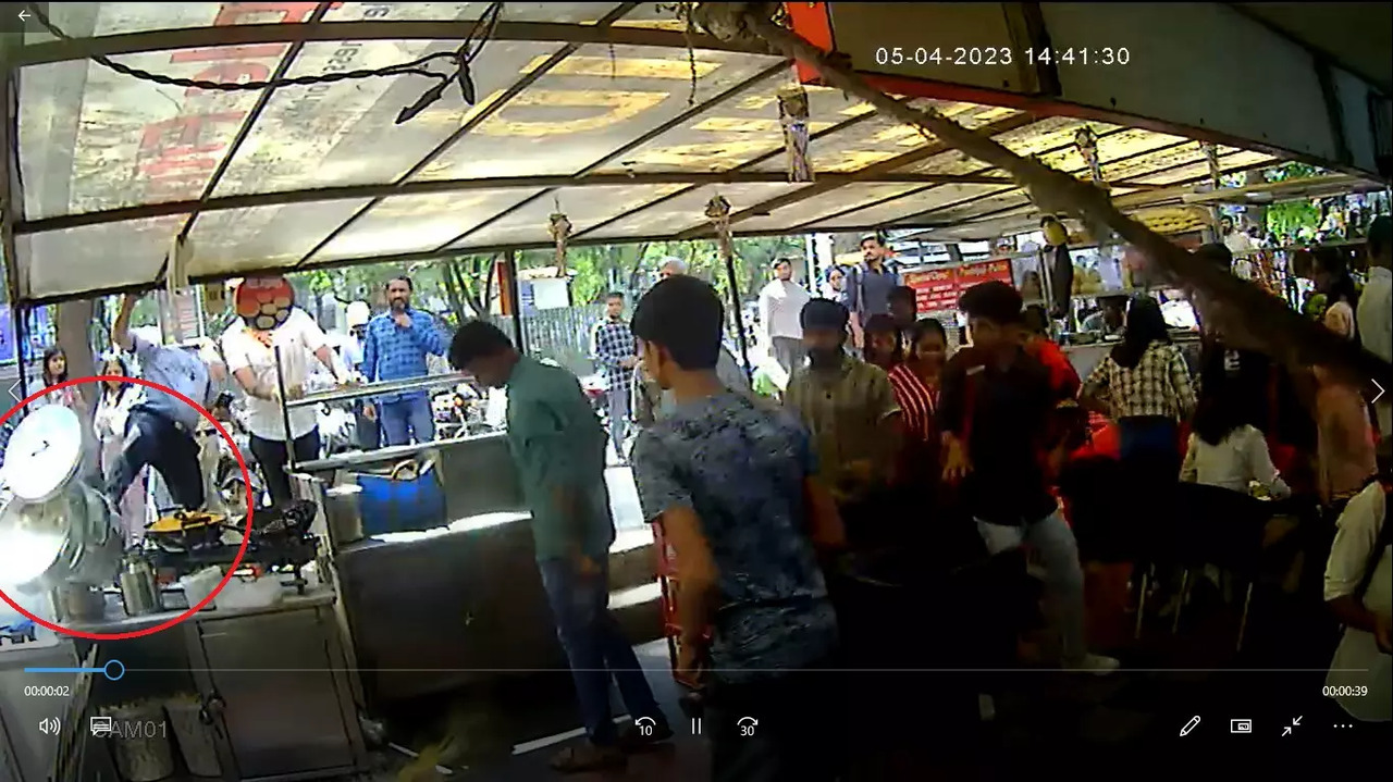 Pune news: PMC officer kicks stall during anti-encroachment drive, incident caught on cctv ...