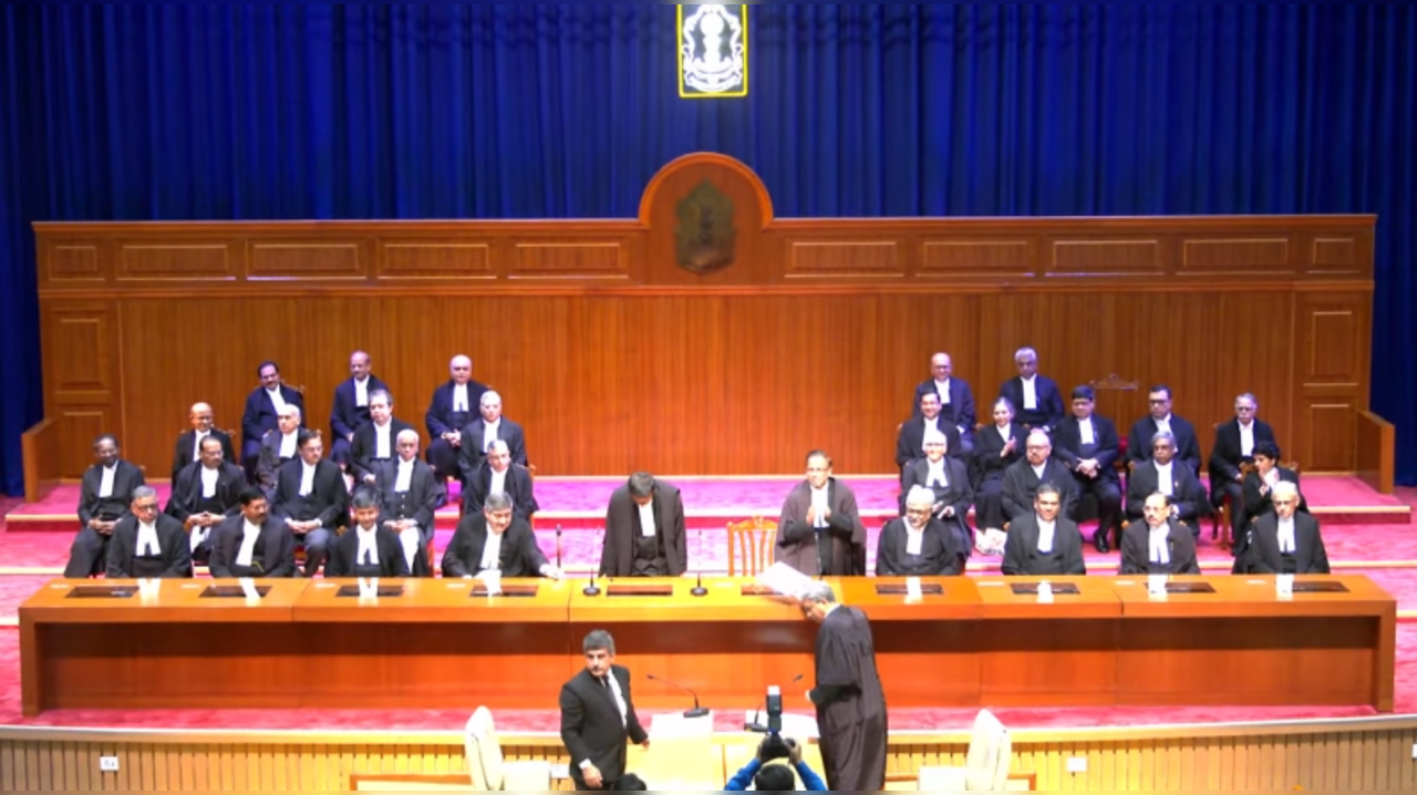 Meet Justice Prashant Mishra, Senior Lawyer KV Viswanathan — SC Two New Judges Who Took Oath ...