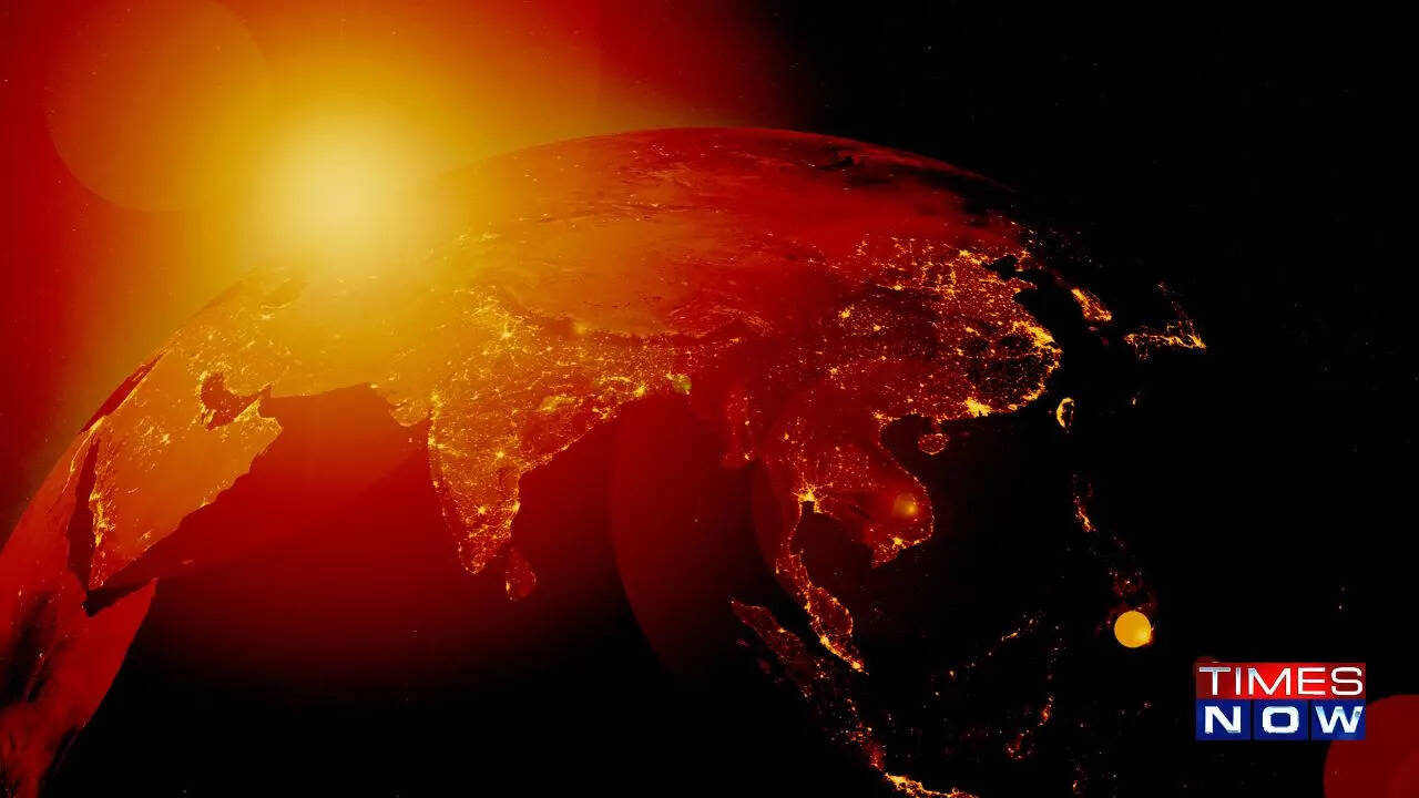 Solar Plasma Wave Set to Graze Earth on May 21: Get Ready for a Cosmic ...