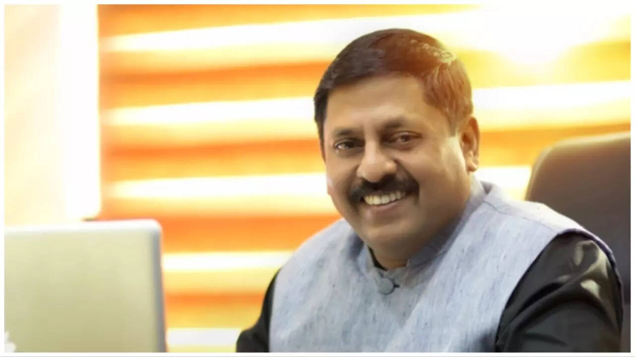 Sohan Roy: The Man Who Gave Away Rs 30 Crore To Employees And Their ...