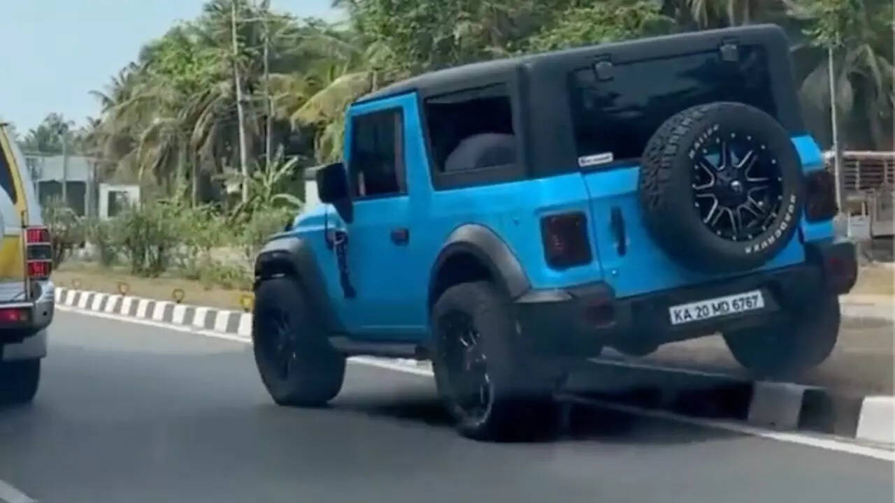 Viral Video: 4 Cars Swerve Recklessly During Stunt On National Highway ...