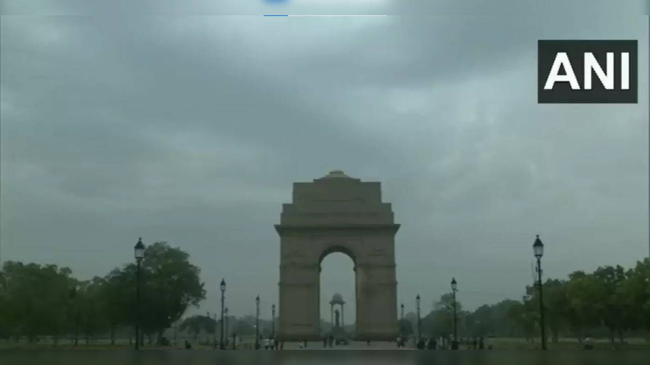 Storm in Delhi: Rain, Thunderstorm Change City's Weather; Gusty Winds Likely in NCR in Next Two ...