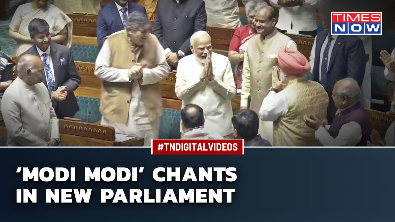 PM Modi Gets Standing Ovation As He Enters New Parliament Building For ...