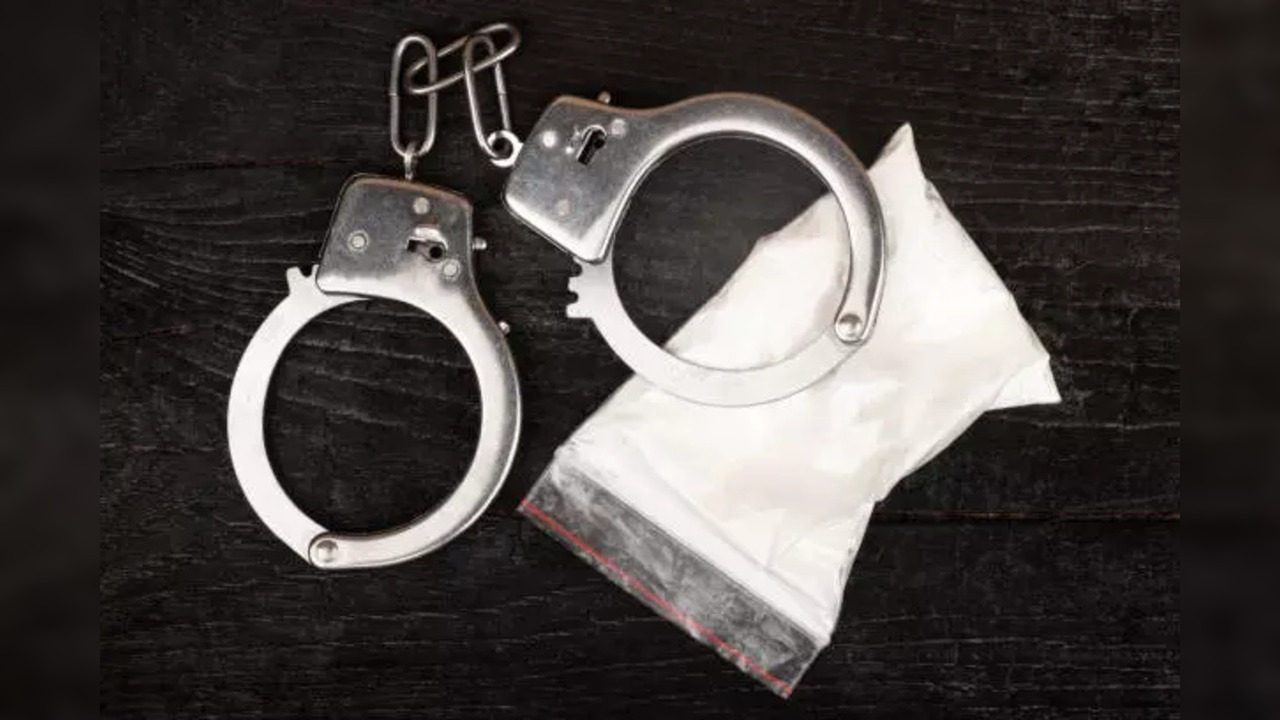 Greater Noida: 30kg Meth Worth Over Rs 150 Crore Seized, 2 Foreign ...