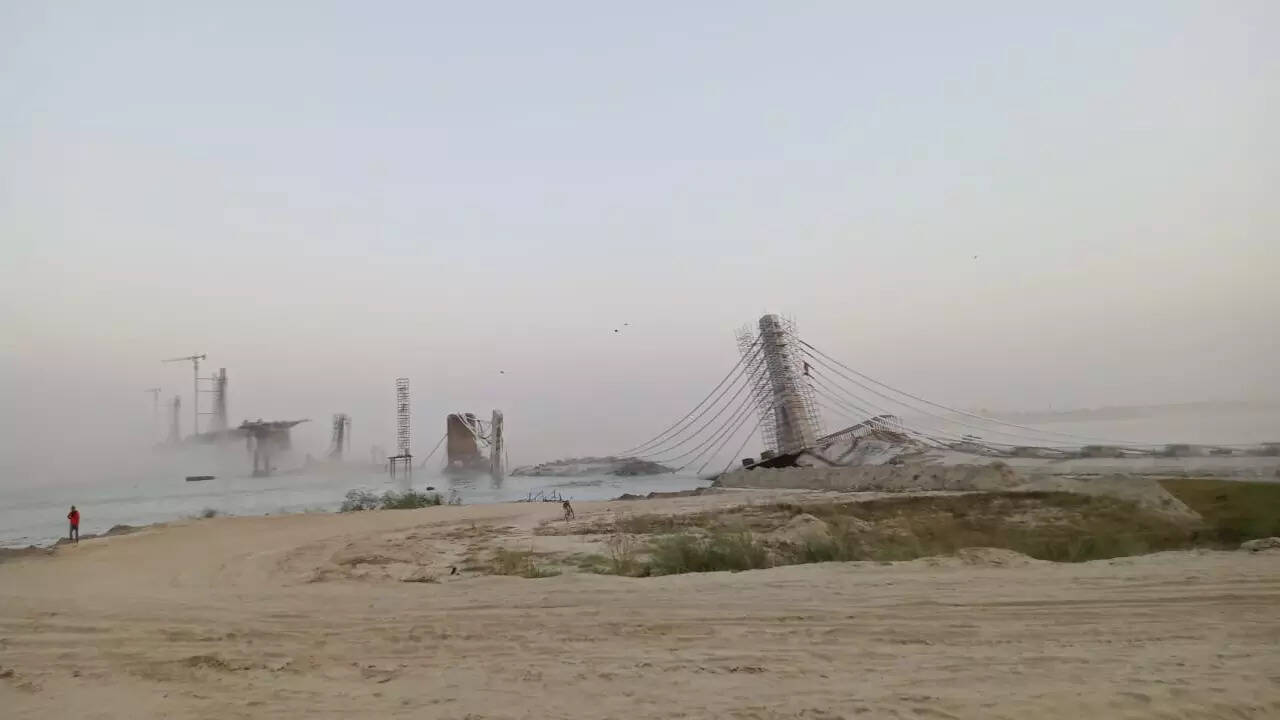 Bihar: Under Construction Aguwani-Sultanganj Ganga Bridge Collapses In ...