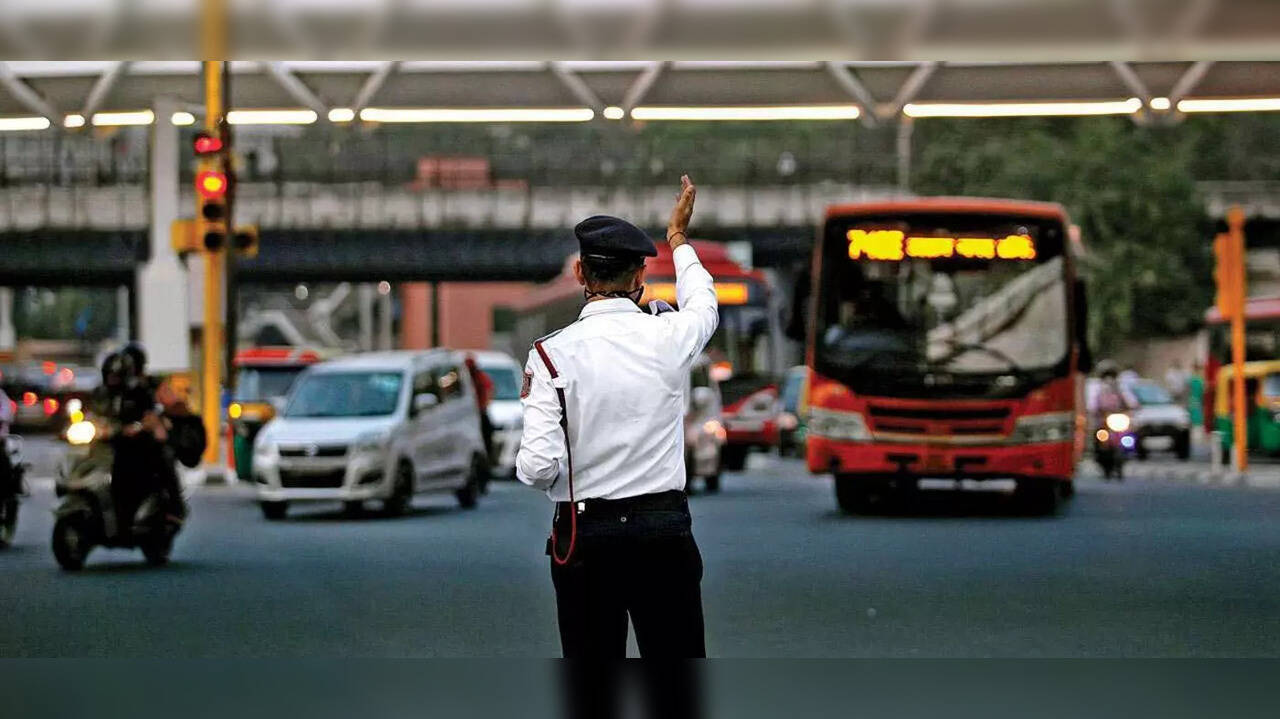 BIG News For Vehicle Owners In UP: Govt. Cancels All Pending Challans ...