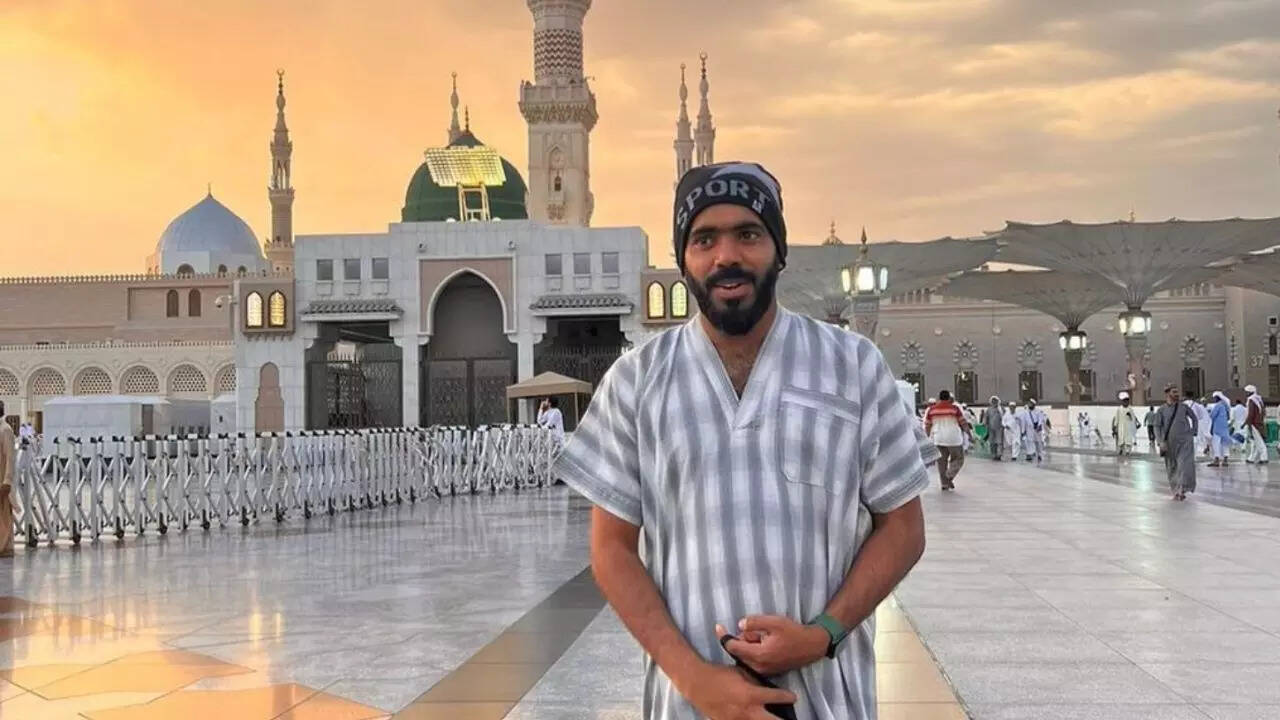 Kerala Man Reaches Mecca After Walking Over 8,600 km In a Year | Viral ...