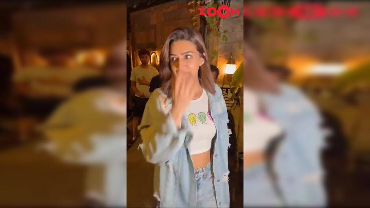 Kriti Sanon gets papped outside a restaurant Kriti Sanon gets papped outside a restaurant