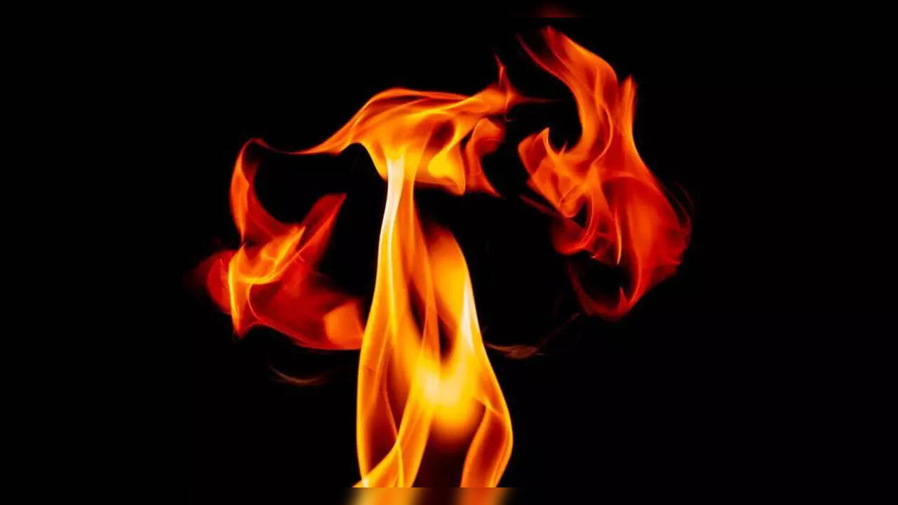 fire in Pune market yard, two died - Pune Fire : पुण्याच्या ... fire in Pune market yard, two died - Pune Fire : पुण्याच्या ...