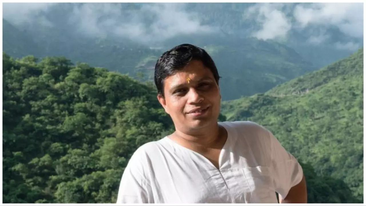 From Yoga Master To Billionaire: Story Of Acharya Balkrishna Who Made Patanjali A Household Name ...