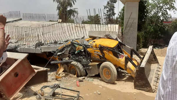 One More Mishap: Slab of Dwarka Expressway Falls, Crushes JCB Driver to ...