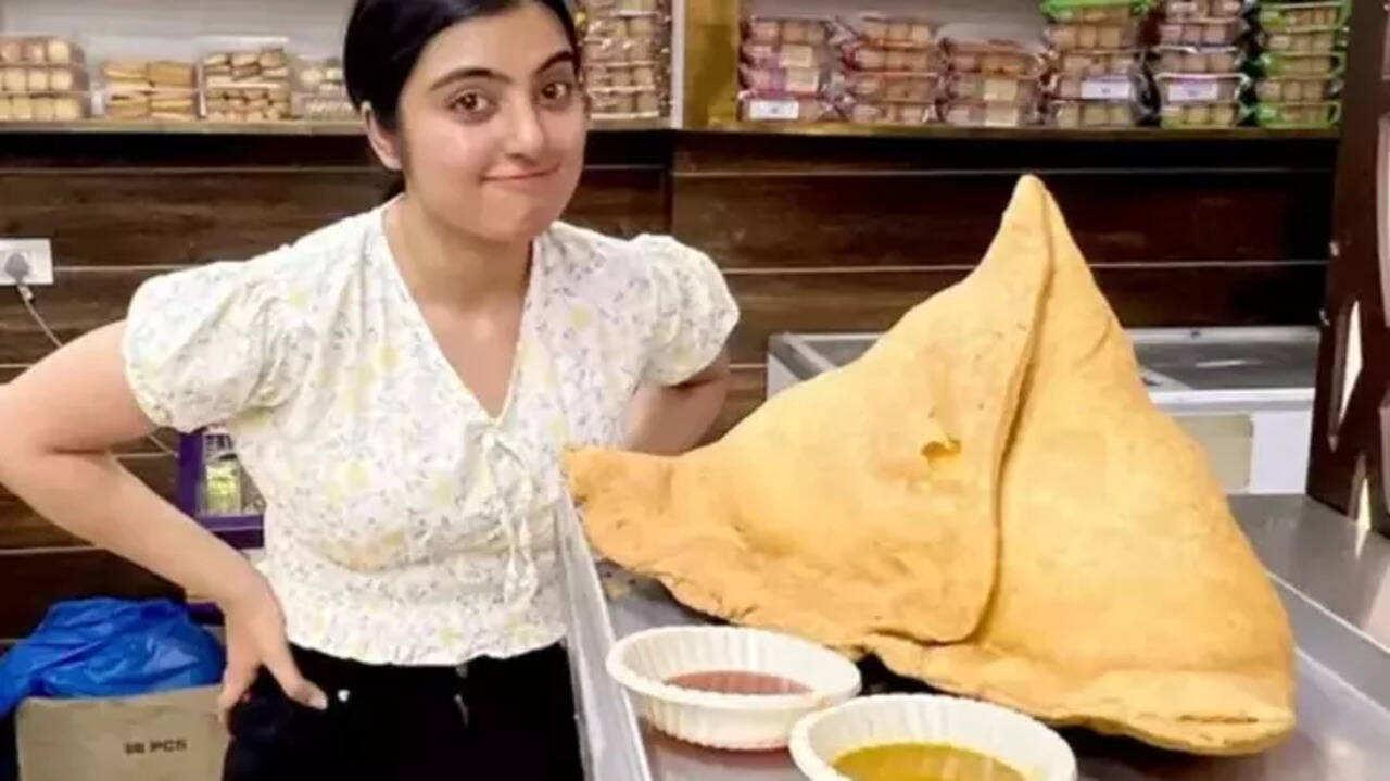 Bahubali Samosa: Meerut Shop Offering Rs 71,000 Cash Prize for Eating ...
