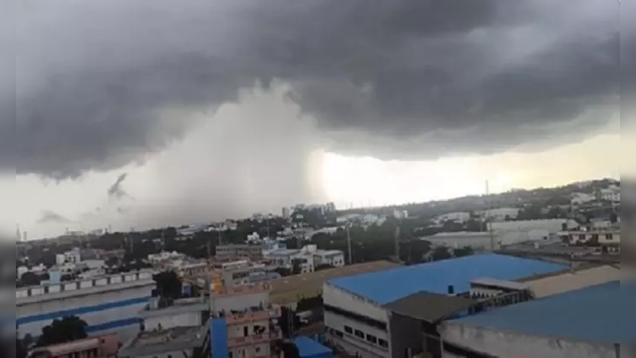 Bengaluru Rain Forecast, Bengaluru Weather Today: 15 Districts on Alert ...