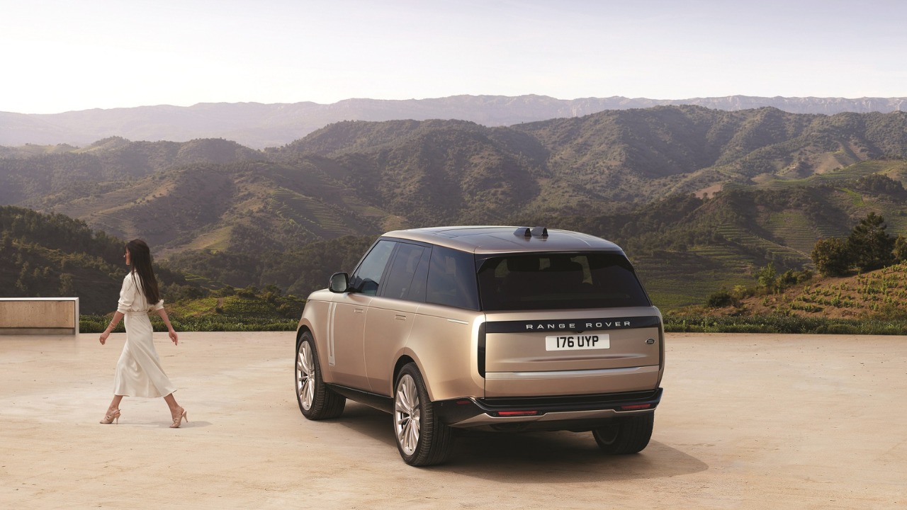 JLR Partners with Everstream Analytics for AI-Driven Supply Chain ...