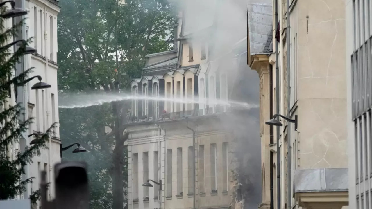 BREAKING: Fire Breaks Out After Gas Explosion In 5th Arrondissement In ...