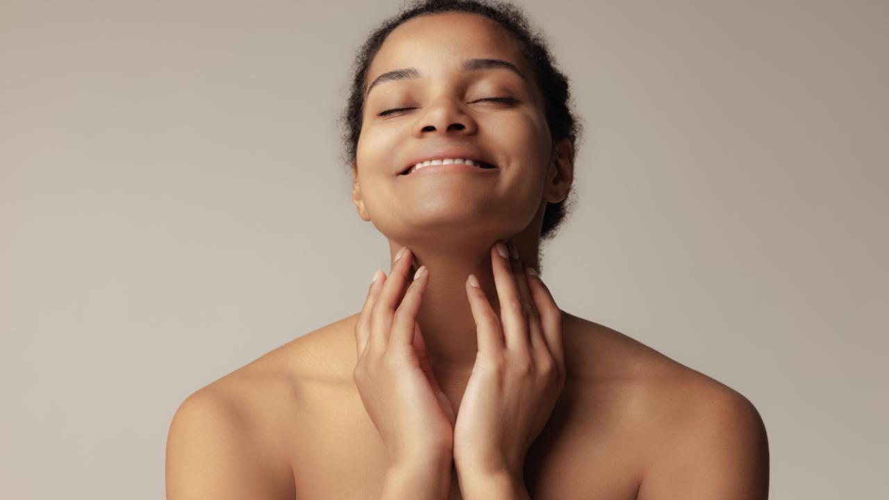 Dark Neck Remedy: Applying Sunscreen, Scrubbing And Other Dos And Don't ...