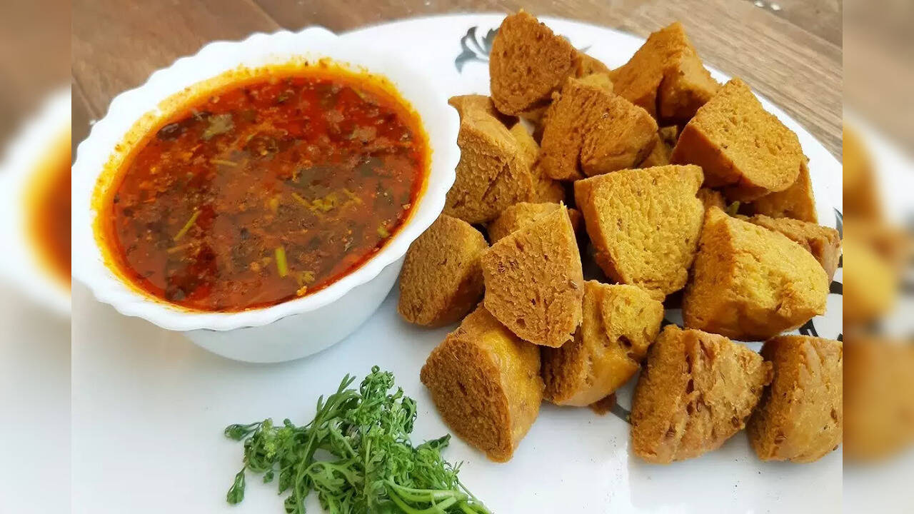 dal batti recipe: simple khandeshi style dal batti recipe in marathi ...