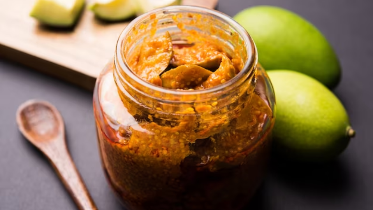 Instant Mango Pickle: Make This Tasty Achaar At Home To Enjoy With Your ...