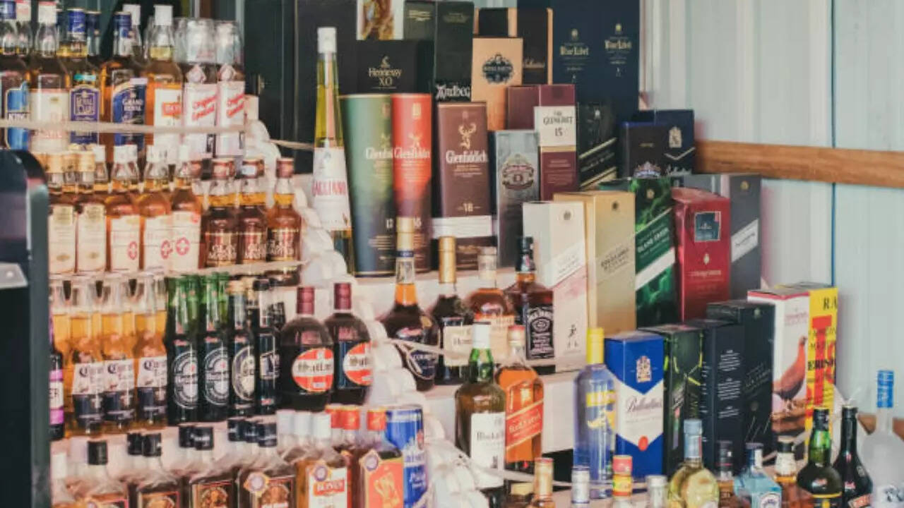 Karnataka to see raise in liquor prices | Times Now