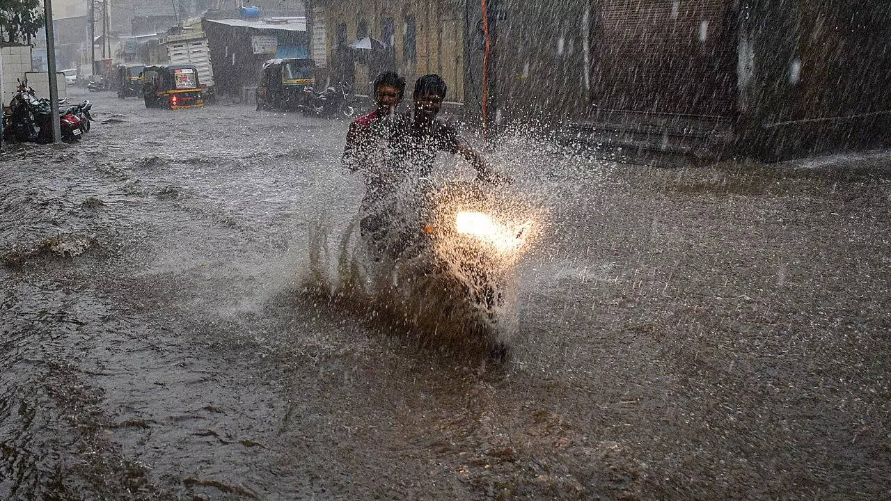 Hyderabad: Rainfall Hits City, Bringing Waterlogging Woes; IMD Issues ...