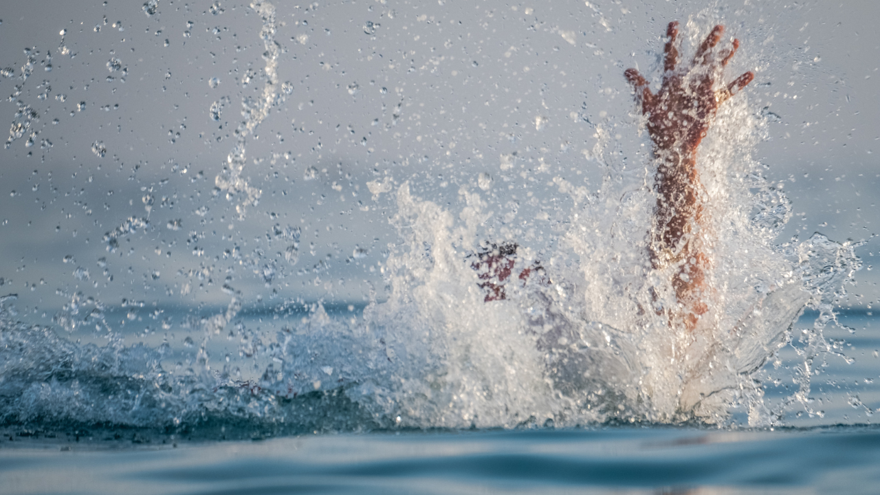 Man Drowns After Running From Police Officers Who Were Looking for ...