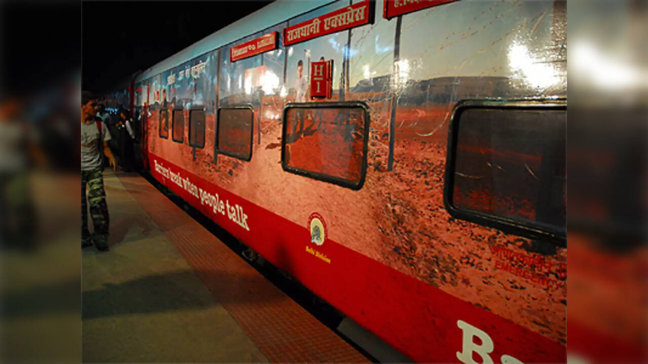 Bomb Threat Call Triggers Panic in Delhi-Jammu Rajdhani Express, Train ...