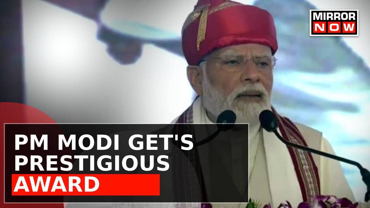 'Modi Modi' Chant Resounds as PM Modi Begins Lokmanya Tilak Award Ceremony Address | Society ...