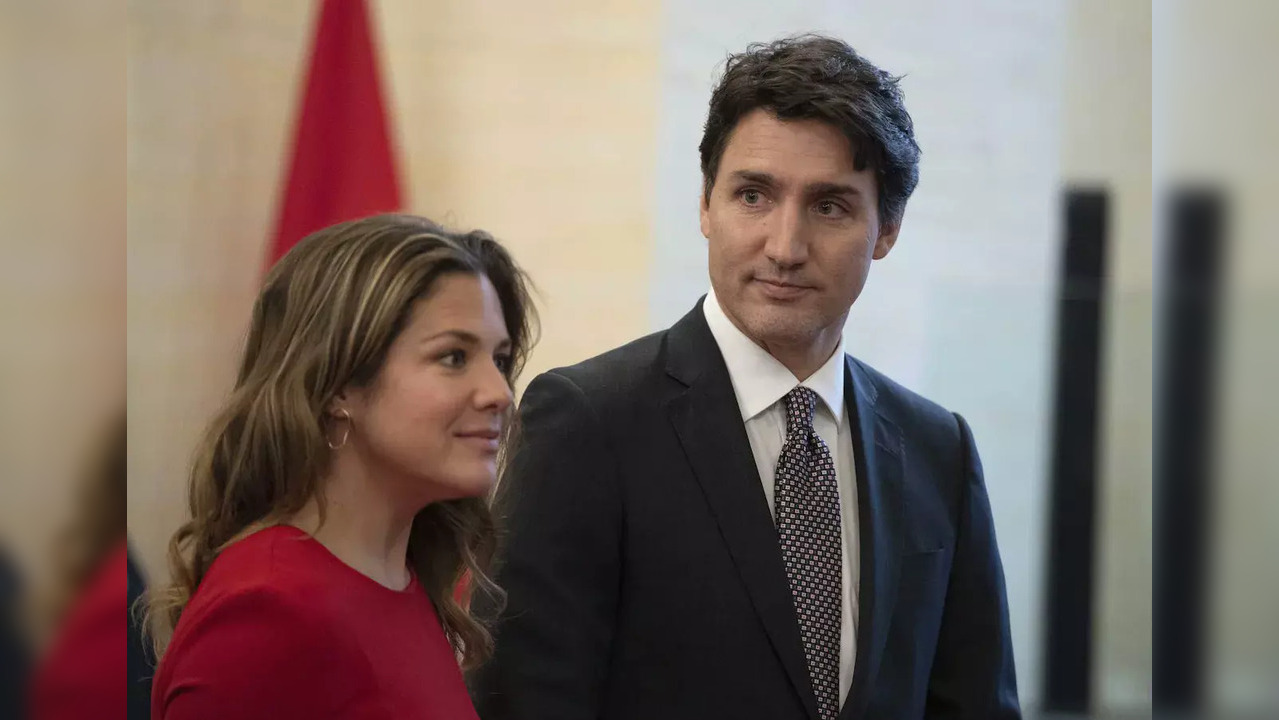 Canadian PM Justin Trudeau and Wife Sophie Announce Separation After 18 ...