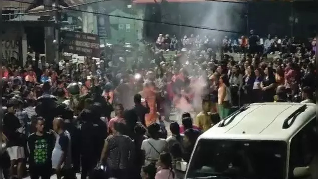 Manipur Violence Latest News 'Assam Rifles Zindabad': Kuki-Zo Women's ...