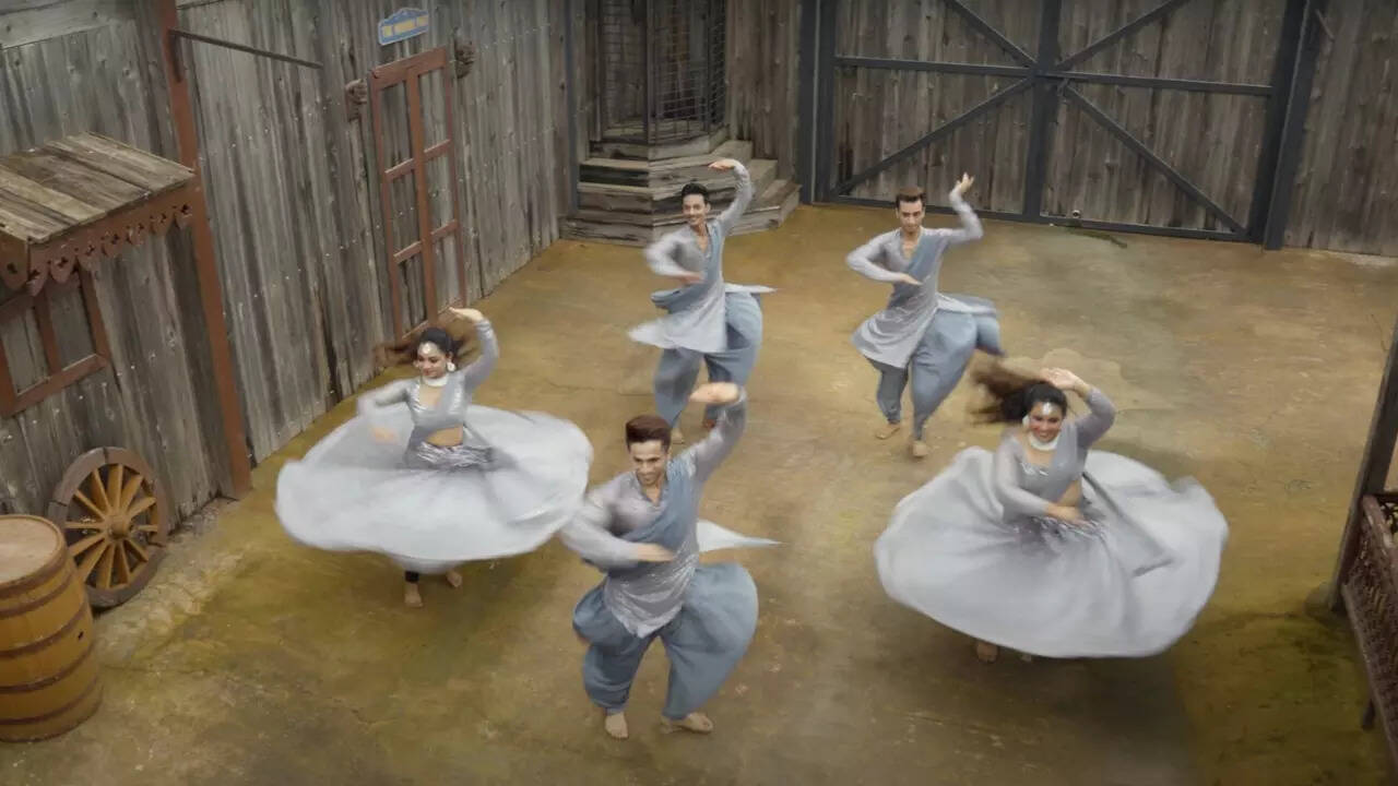 Calm Down Dance Video: Kathak Crew Goes Viral With Stunning Tabla ...