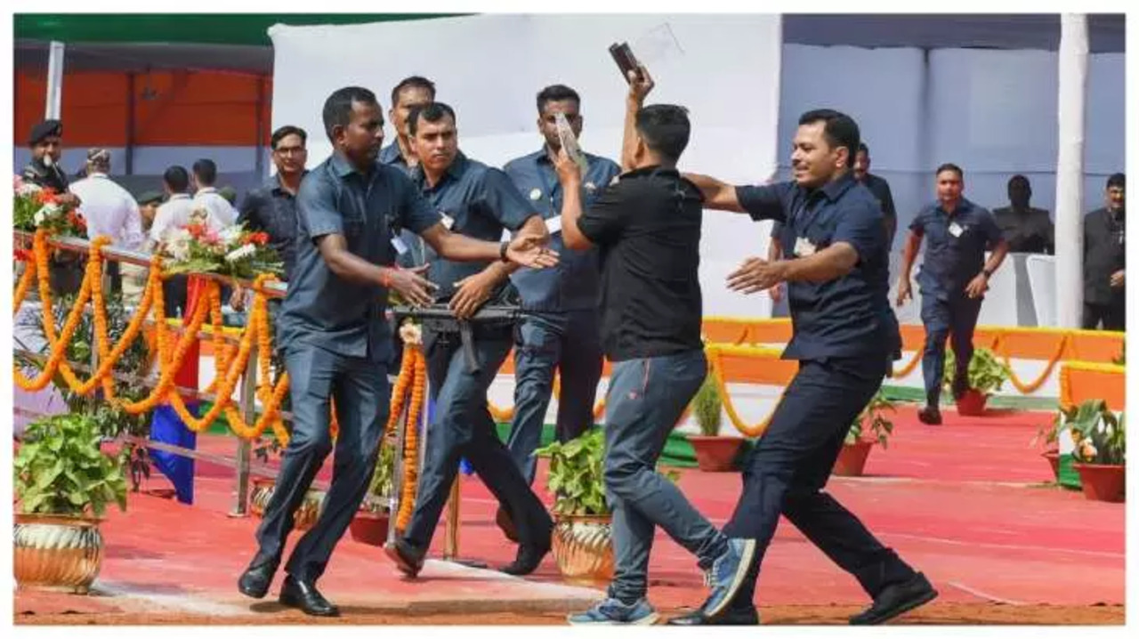 Nitish Kumar Namesake Tries To Enter High-Security Zone On Independence ...