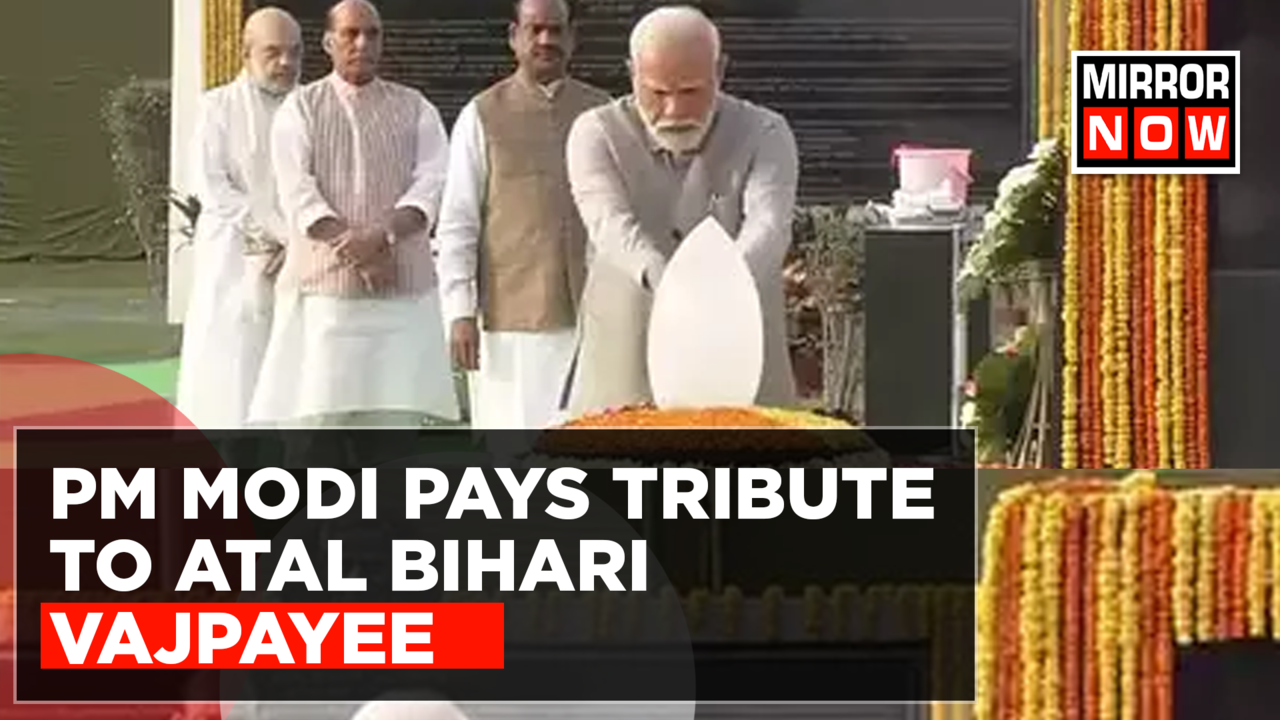 PM Modi Pays Floral Tribute To Atal Bihari Vajpayee On His 5th Death ...