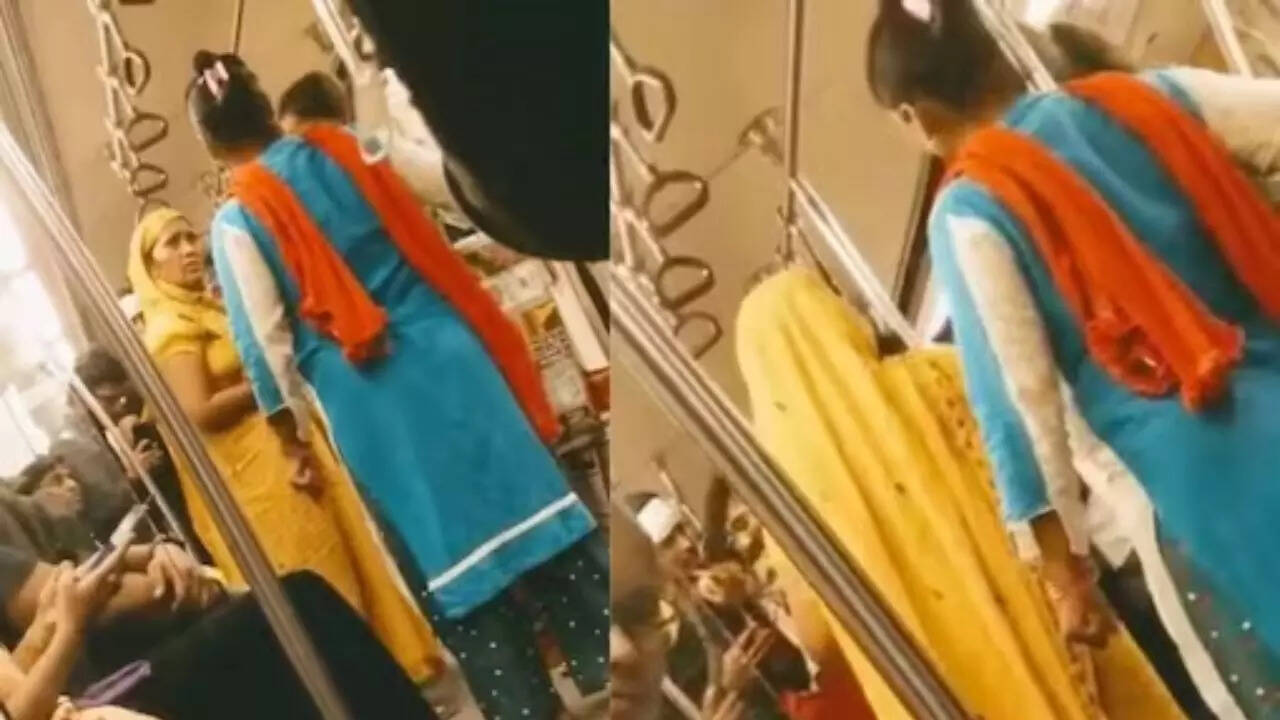 Delhi Metro Viral Video: Women Fight, Push Each Other Over Standing ...