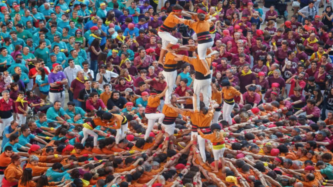 Maharashtra Govt Announces Date and Prizes for 'Govinda' Human Pyramid ...