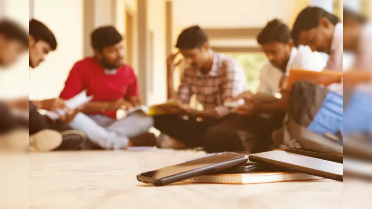 Andhra Pradesh Govt Bans Usage of Mobile Phones in Classrooms Across ...