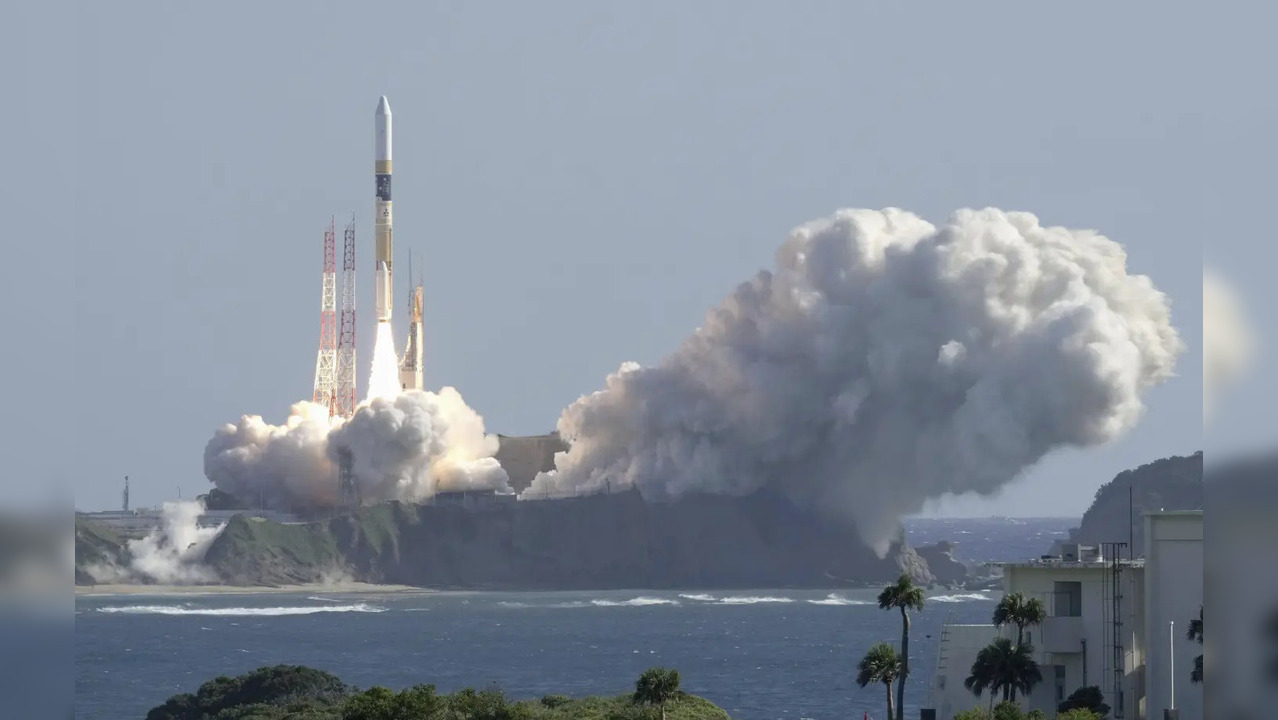 'We Have A Liftoff': Japan Launches Rocket Carrying Lunar Lander, X-Ray ...
