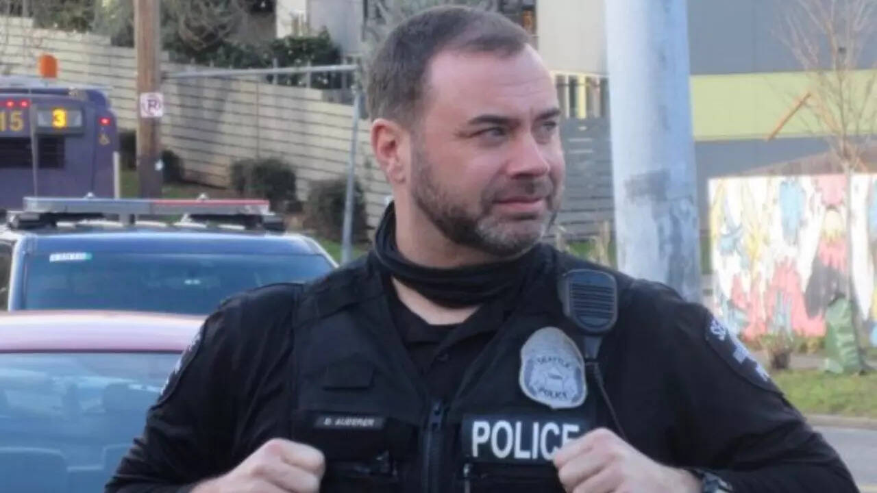 Who Is Daniel Auderer, Seattle Police Officer Slammed For Joking About ...