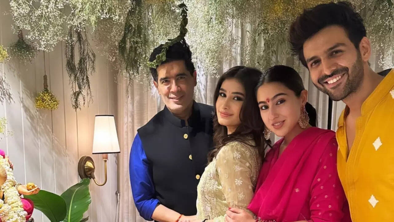 Kartik Aaryan's Ganpati Celebrations: Sara Ali Khan, Mrunal Thakur, Siddharth Anand Arrive For ...