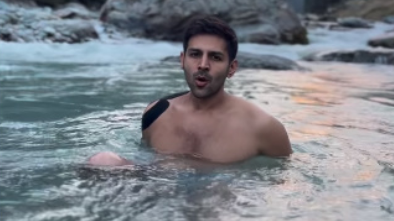 Kartik Aaryan Goes Shirtless As He Takes Ice Bath In River Post Kashmir ...