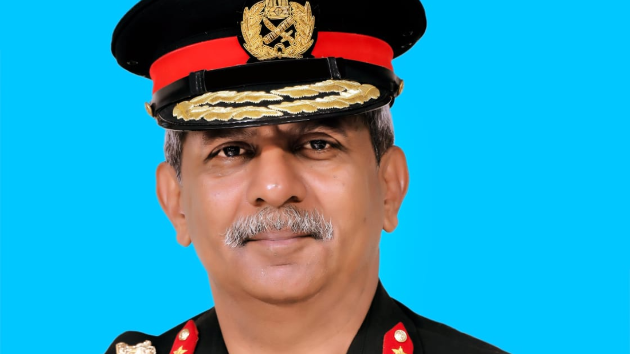 Lt Gen Raghu Srinivasan Takes Over As 28th Director General Of Border ...